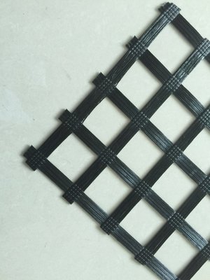 20KN - 1300KN Polyester Retaining Wall Geogrid PVC Coating Wrap Knitted