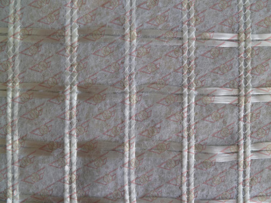 Bitumen Coated PET Geotextile Composited With Glass Fiber / Polyester Yarn