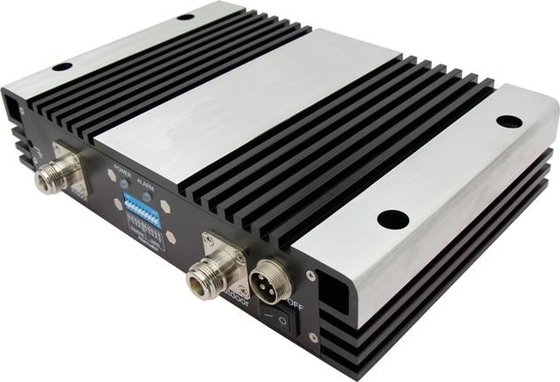 Wide Band Selective Repeater 23dBm 3G Auto Shut Off Function High Standard