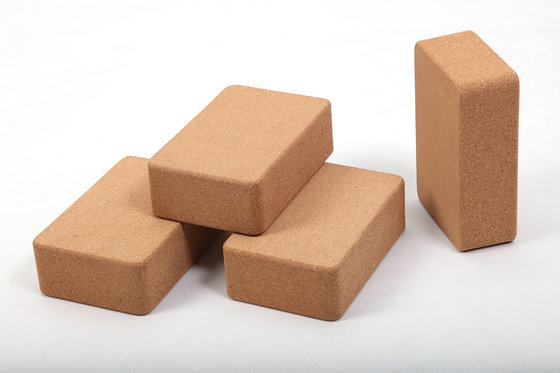 Anti Sweat Wooden Yoga Blocks , Strong Angle Extension Yoga Bricks And Blocks