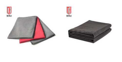 Non Woven Yoga Mat Towels For Hot Yoga , Solid Red / Gray Fleece Blanket