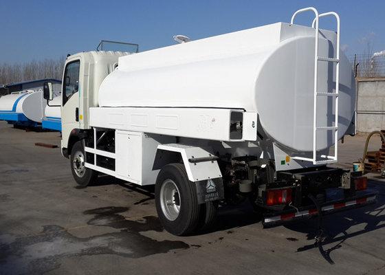 Caminhão de petroleiro de dois eixos mini para o tanque do pneu 6CBM do transporte 6.50R16 do óleo