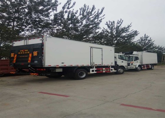Caminhão refrigerado pequeno de 6 rodas, 4X2 caminhão de entrega do congelador do transporte do alimento de 110 cavalos-força