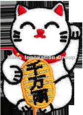 China 2&quot; wholesale iron on embroidered patches with lucky cat design supplier