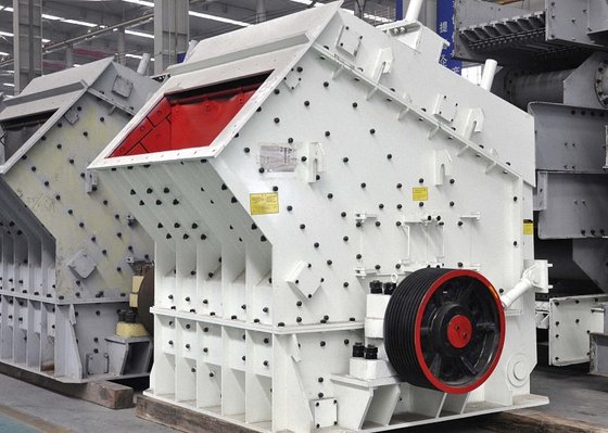 Impact crusher with special shape impact plate
