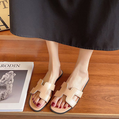 Wholesale fashion solid color casual shoes footwear lightweight non-slip outdoor slide slippers 2022 summer sandals women