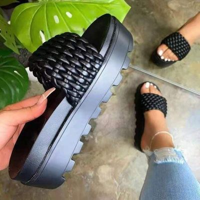Spot large size weaving upper thick sole slippers wholesale Fashion Summer Flat non-slip Sandal For Ladies and Women