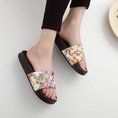 Women Slippers 2022 outdoor Beach Summer Flat non-slip Sandals fashion Casual shoes For Ladies wholesale