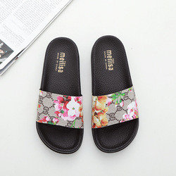 Women Slippers 2022 outdoor Beach Summer Flat non-slip Sandals fashion Casual shoes For Ladies wholesale