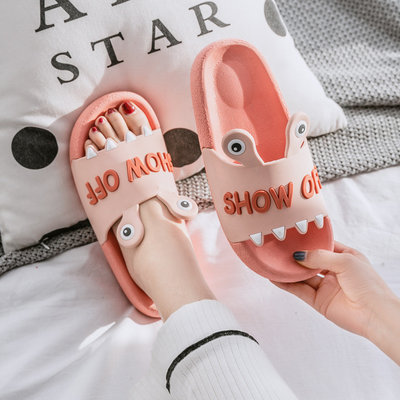 Summer new lightweight sandals cute cartoon decoration couple slippers home non-slip wear-resistant shoes