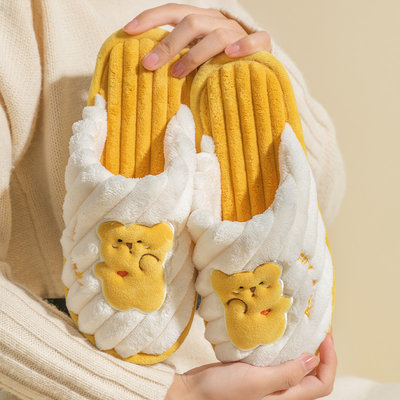 New design cartoon bear slippers factory price hot sale for women and male lightweight household shoes winter