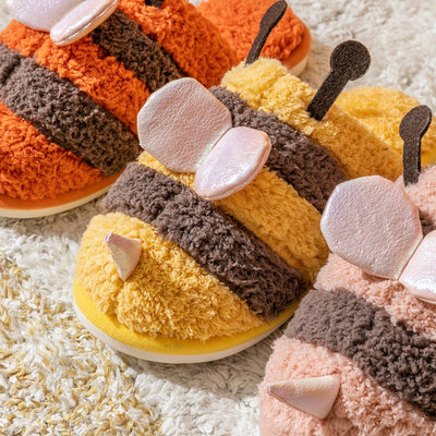 2021 Winter house Indoor Slippers Cute Cartoon bee Lady Non-slip Soft Bottom house shoe women animal home slipper