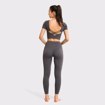 2021 Short Sleeve Two Piece sports suit Women High Waist Tight Sportswear Seamless Yoga Set ladies solid color Activewear