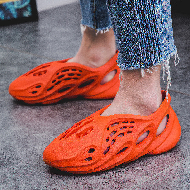 Wholesale Summer Fashion trend couple Slippers Beach Flat Sandals solid color casual breathable Shoes for women and men