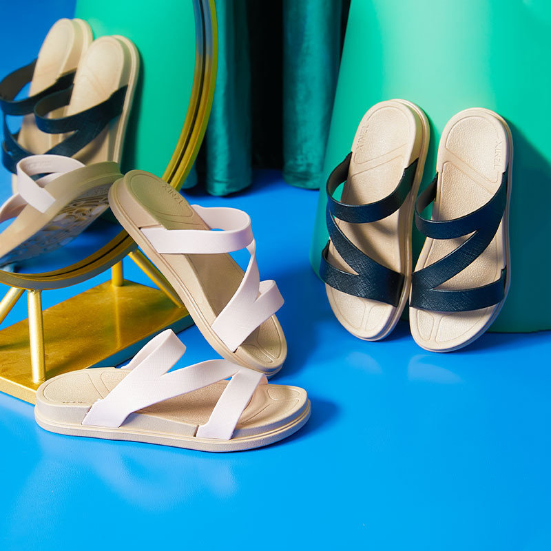 Flat sandals women summer fashion Korean version outside wear non-slip solid color slippers wholesale