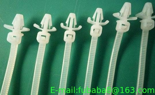Plug mount cable tie
