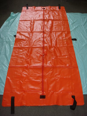 Transporte resistente 12-20Mil de las bolsas para transportar cadáveres negras del PVC o de PEVA de la manija de la correa de las correas