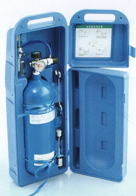Cilindro de oxígeno de acero de los aparatos médicos del hospital con el estuche de plástico portátil 2L 3.2L 4L