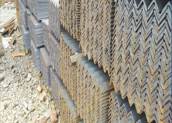 JIS SS400 Grade Hot Rolled Angle Steel 75mm * 7mm Size Geometric Shape