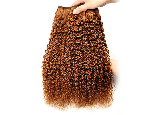Armadura rizada rubia del cabello humano rizado del color #30 del pelo de los paquetes del pelo del oro brasileño de las extensiones