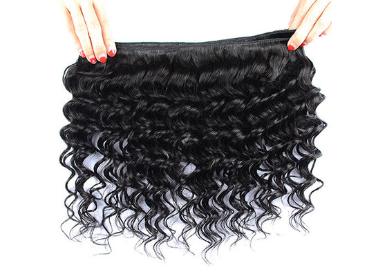 Cabello humano sin procesar del pelo 100 de Remy de la armadura rizada profunda con el cierre 3 paquetes