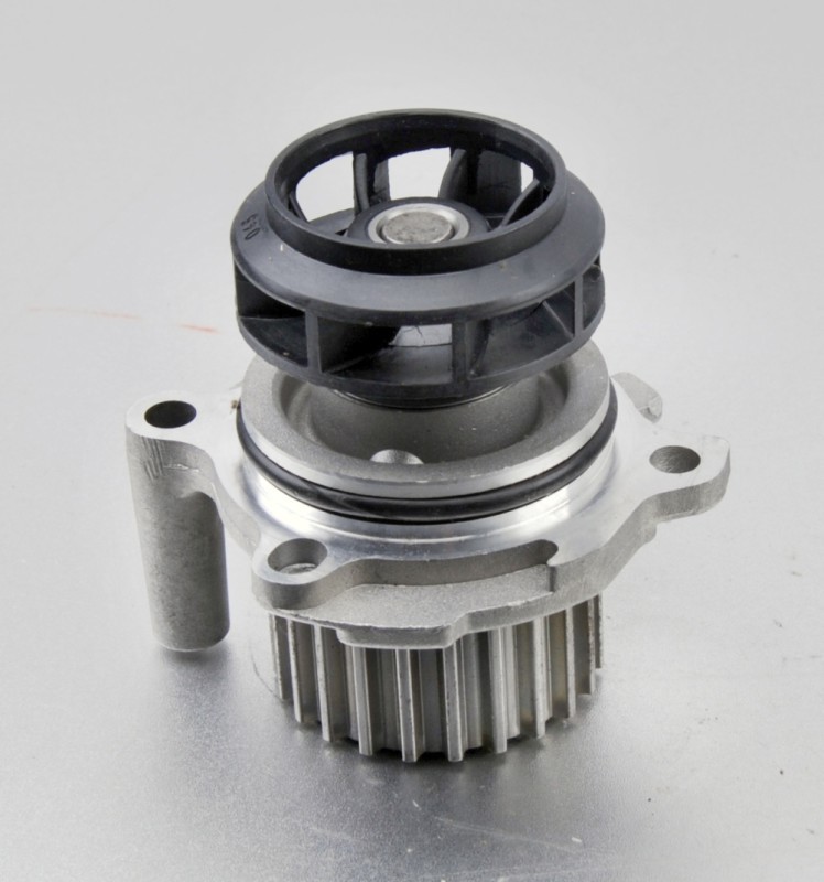 AUTO WATER PUMP-VOLKSWAGEN BORA 2005-2008 DIESEL  WATER PUMP