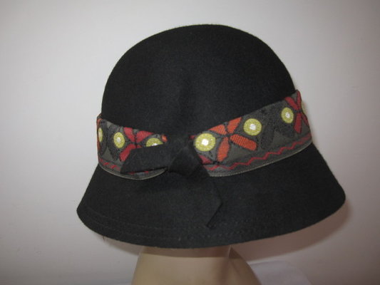 Ladies' Wool Felt Hats , Fashion Cloche Hat With Nice Pattern Fabric Band Trimming