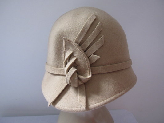 Special Camel Wool Felt Hats / Ladies Cloche Wool Hat With Felt Flower Trimming