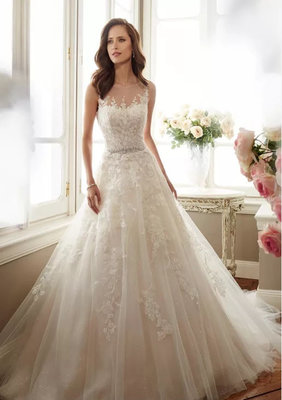 Gorgeous Strapless A Line Wedding Dress / Beautiful French Lace Wedding Dress
