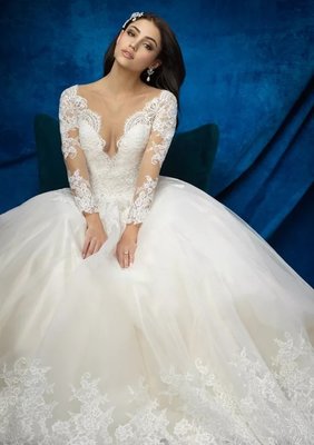 Bead Long Sleeve Ball Gown Wedding Dress , Royal White Ball Gowns With Sleeves