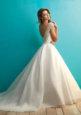 Custom Made Plus Size Ball Gown Wedding Dresses / Sheer Lace Ballroom Wedding Dresses