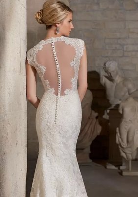 3D Embroidered Fit And Flare Wedding Dress , Luxury Fit And Flare Ball Gown