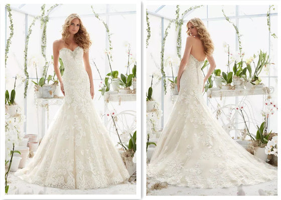 Custom noble style off white a line brides wedding dress with lace wrapping flower