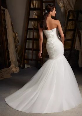 Luxury Low Back Mermaid Wedding Dress , Ladies White Mermaid Bridesmaid Dresses