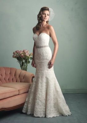 Elegant Fancy Embroidered Mermaid Tail Wedding Dress With Long Train Heart Design
