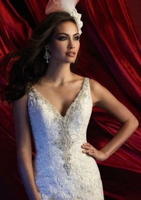 Embroidery Bride Mermaid Tail Wedding Dress With Long Train Customized Size
