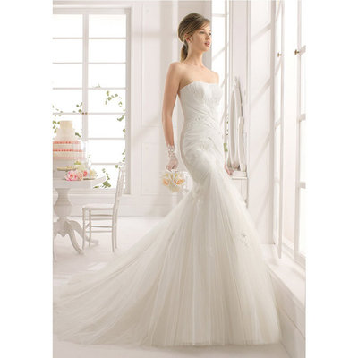 Back Tulle Cathedral Train Wedding Dresses Sweetheart Appliqued Pleated Button