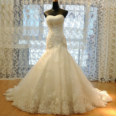 2019 New Elegant and Aesthetic Lace Style Fishtail Tail Wedding Garment