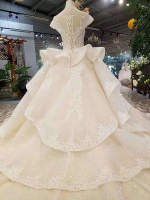 Customizable Ivory-tailed Hand drilling Wedding Dress with Lotus Edge and Retro Palace Tail