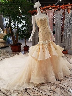 100% Real Photos Custom Made Luxurious Long Train Lace Wedding Dress