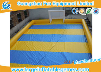 Campo de deportes inflable del PVC de la prenda impermeable 0.9m m, campo de fútbol inflable