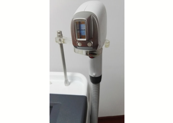 Medical Diode Laser Hair Removal Machine 808nm TEC Cooling Painless CE Certification