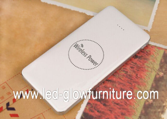 Universal 8000mAh Qi Dual usb portable power bank for all mobiles devices