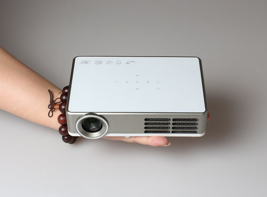 Android OS WiFi DLP300W Portable Proyector Home Theater 3D Projector In Spanish
