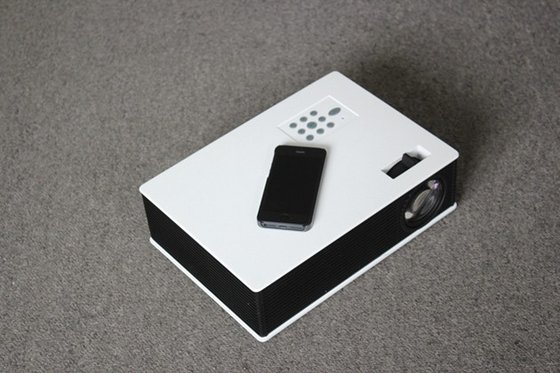 1500 Lux Unic Portable LED Projector Home Theater Cinema Mini Beamer