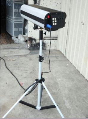 AC90 - 240V Stage Follow Spotlights 7500K 15R / 17R Super Brightness
