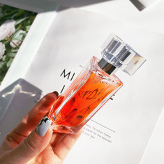 China High Quality Customized 30ml 50ml New Design Triangular Prism Shape Glass Bottle Glass Perfume Bottle supplier