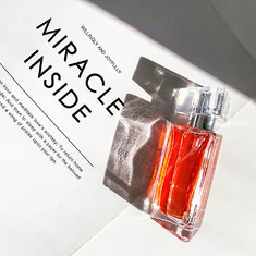 China Luxury Fashion Clear Crystal Glass Perfume Cap Free Design supplier