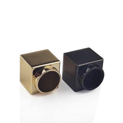 OEM Zinc alloy Perfume Caps Magnetic Cap Which Is Easy For Openning supplier