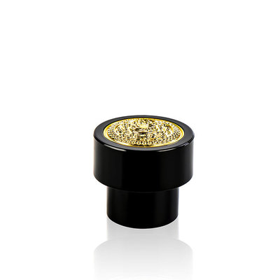 Customized Luxurious Zinc Alloy Perfume Bottle Cap Customized Surface Pattern supplier